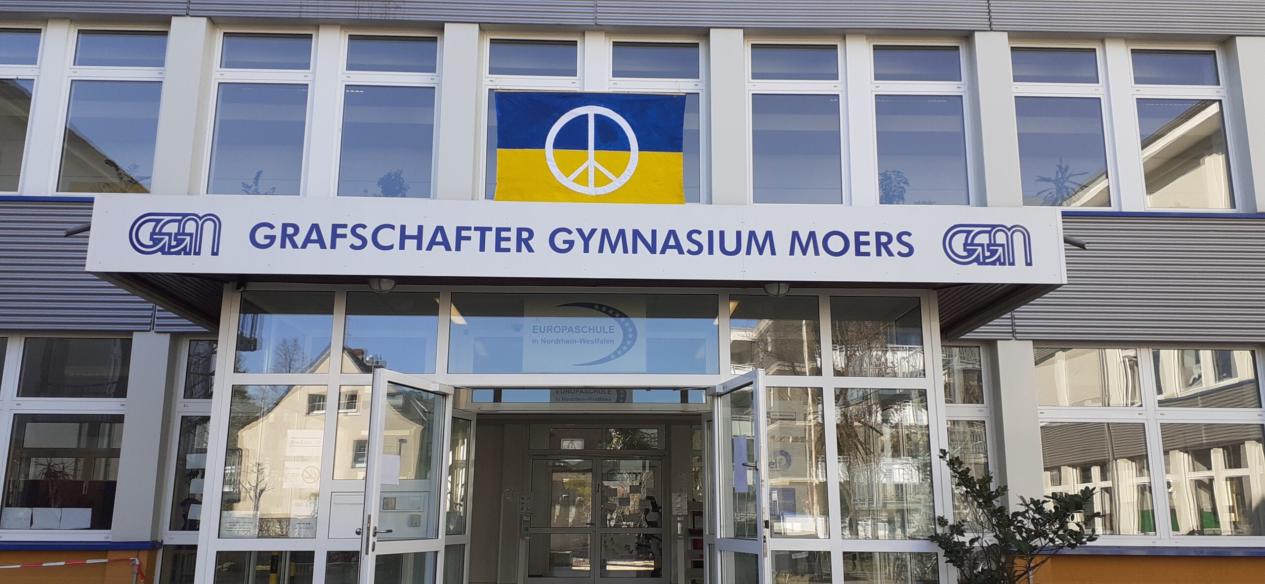 Zeichen setzen und mit Spenden helfen! – Grafschafter Gymnasium Moers